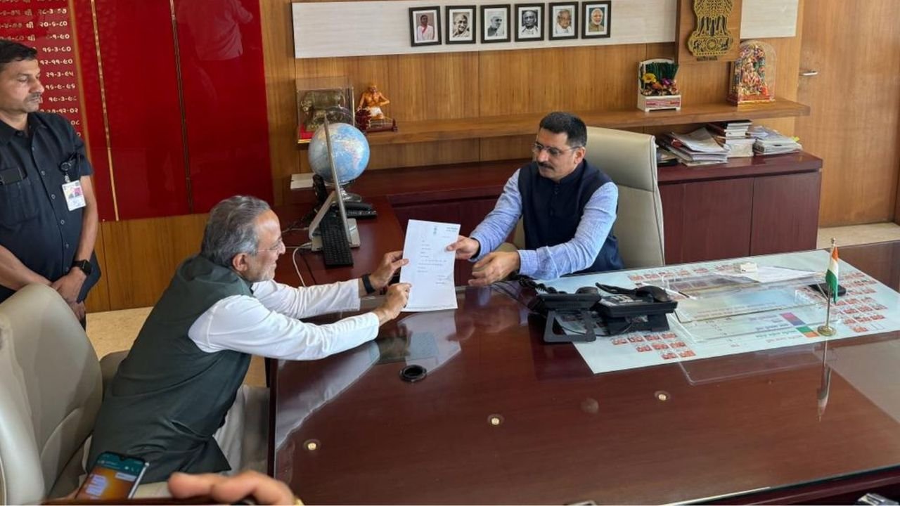Senior Congress MLA And Former GPCC Chief Arjun Modhwadia Resigns From ...